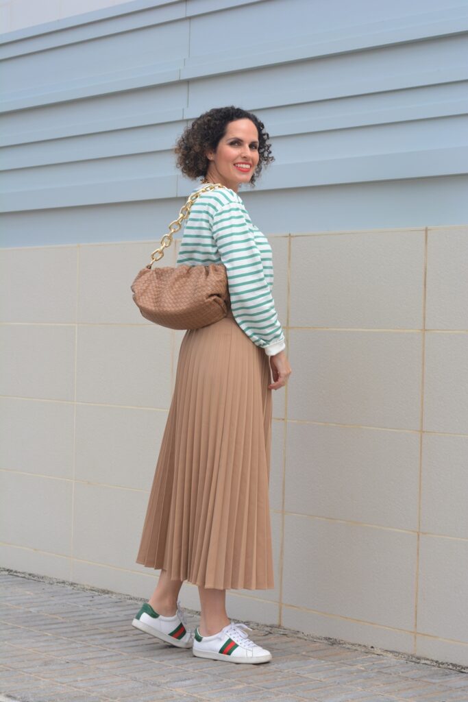 +30 Outfit con falda que ta harán sentir muy femenina