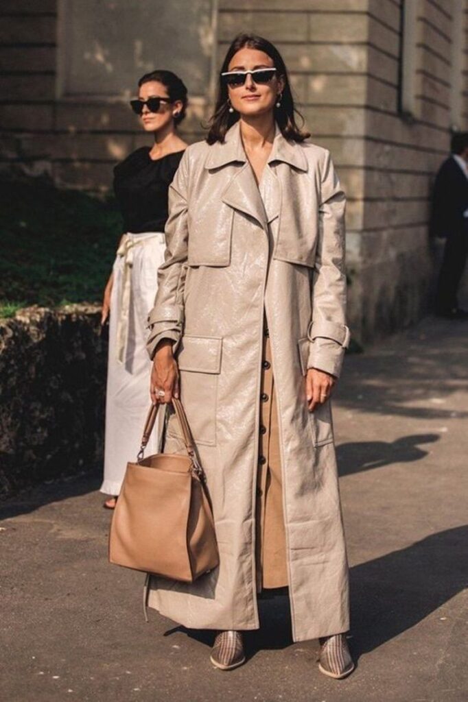 Looks con gabardinas cargados de estilo para cualquier hora del día